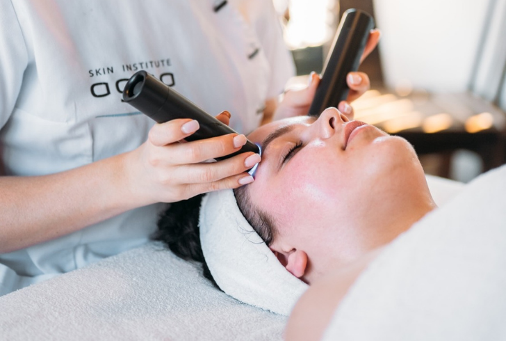 LYMA Laser: Hollywood’s Secret Weapon for Smoother Knees